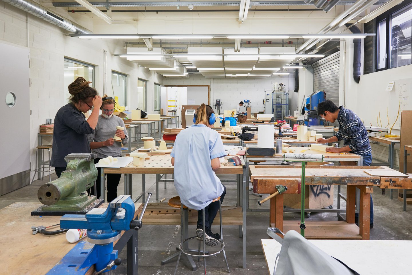 Bachelor Industrial Design — Bachelor — Courses & research — ECAL